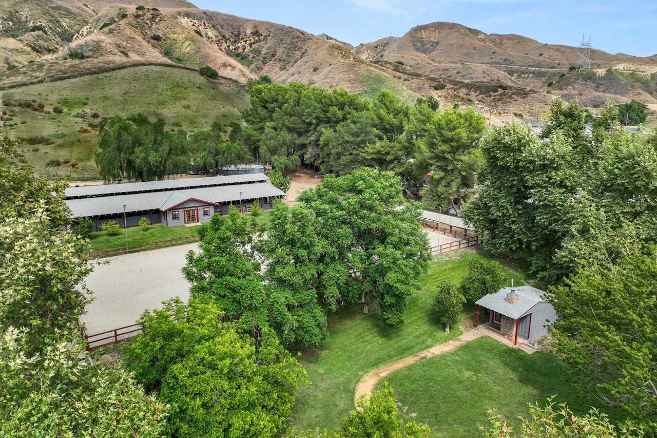 Patrick Swayze’s Former California Equestrian Ranch—With a Dance Studio ...