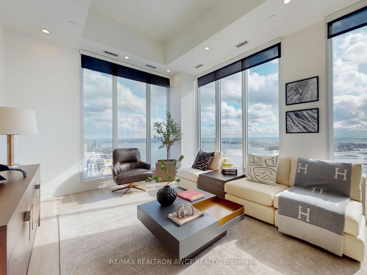 Toronto’s Finest Penthouses | Penthouse Queen