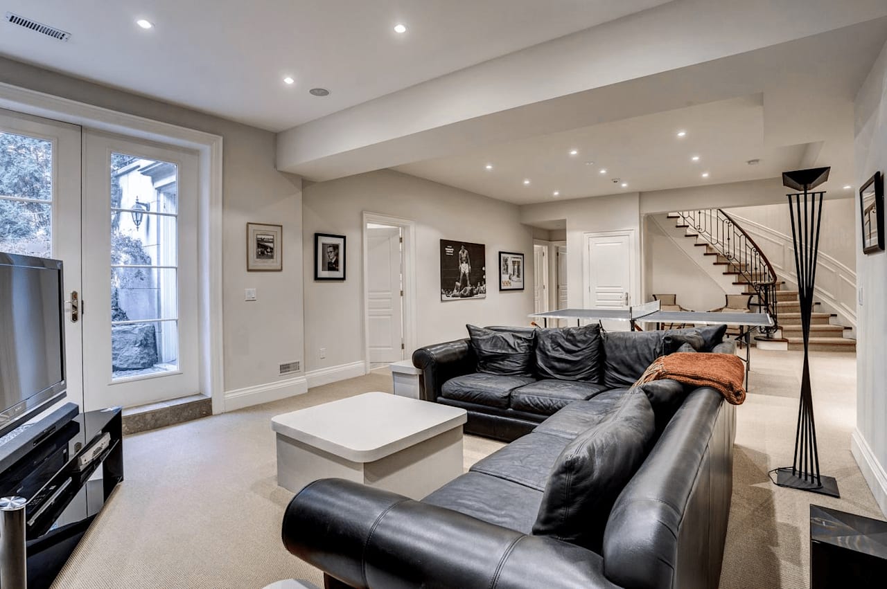 SOLD: Most Prestigious Location | Barry Cohen Homes