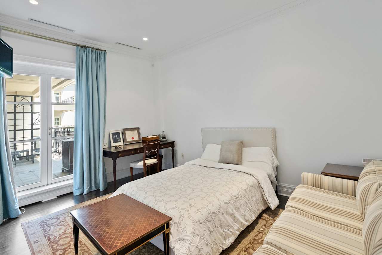 Exclusive Residence - One Post Road | Barry Cohen Homes