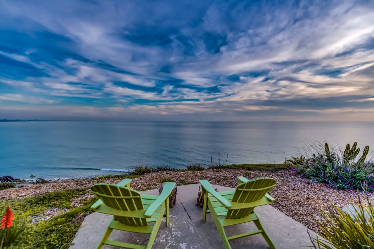 Exquisite 2 Bed 2 Bath Condo in Edgewater Towers | Pacific Palisades ...