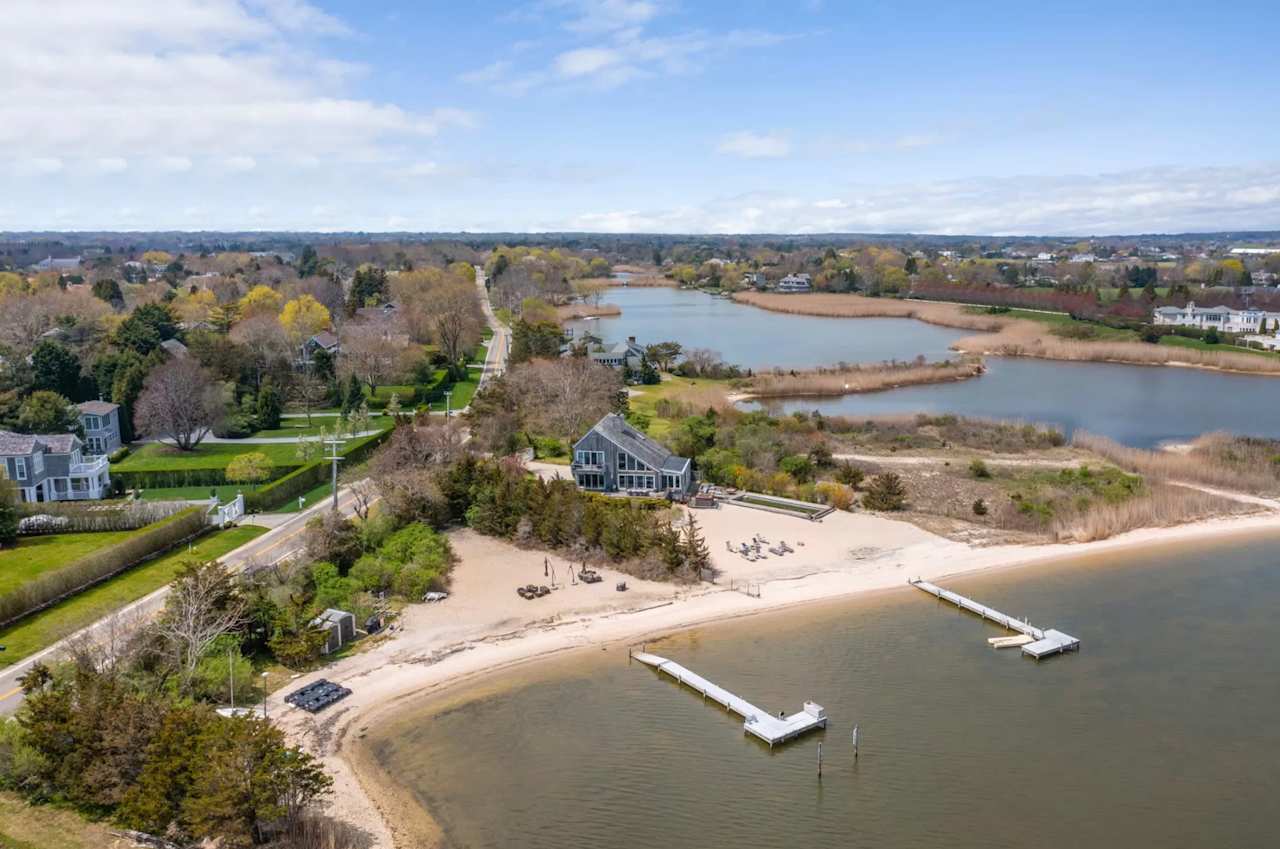 726 Flying Point Road, Water Mill