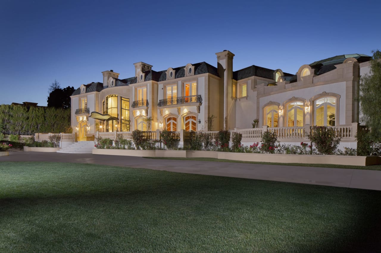 Beverly Hills Real Estate Agent | Jade Mills | Realtor Agency