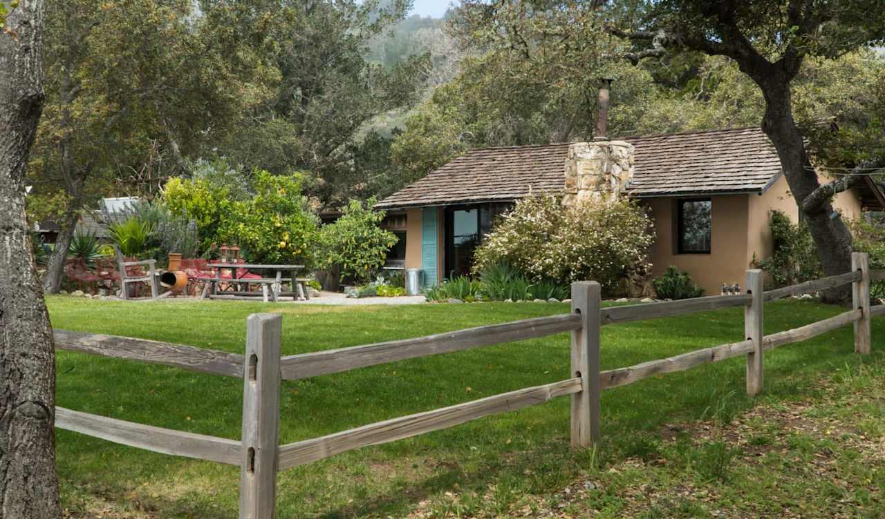 COAST RANCH - BIG SUR LUXURY RENTAL