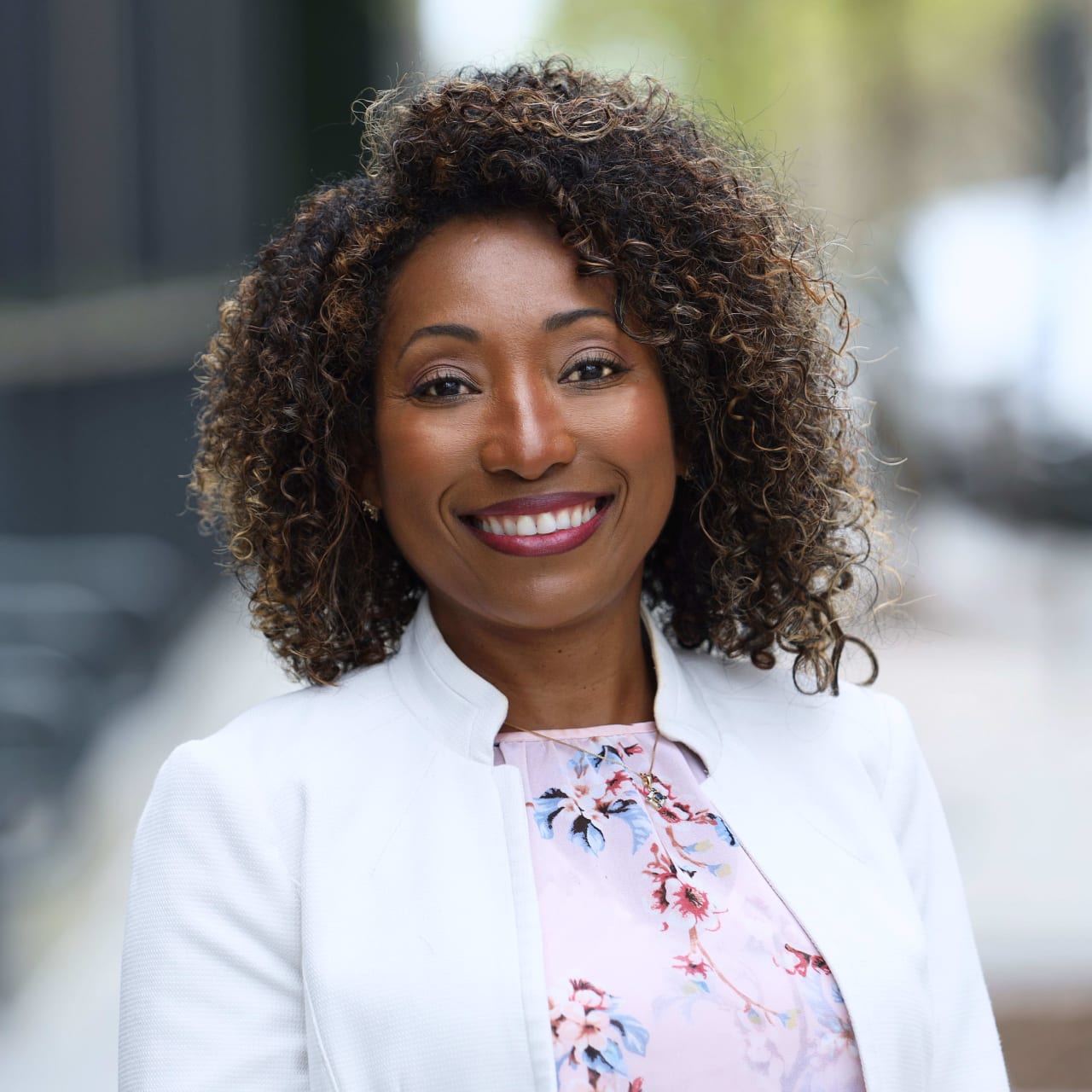 About Stacy Cole | Scott Fine Homes Group at Compass