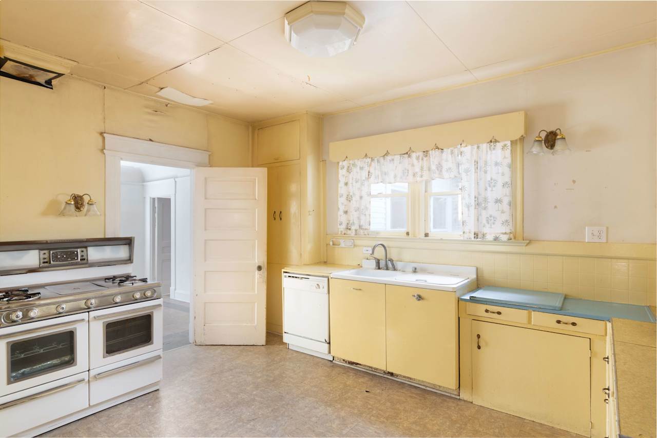 Grand Los Angeles Craftsman