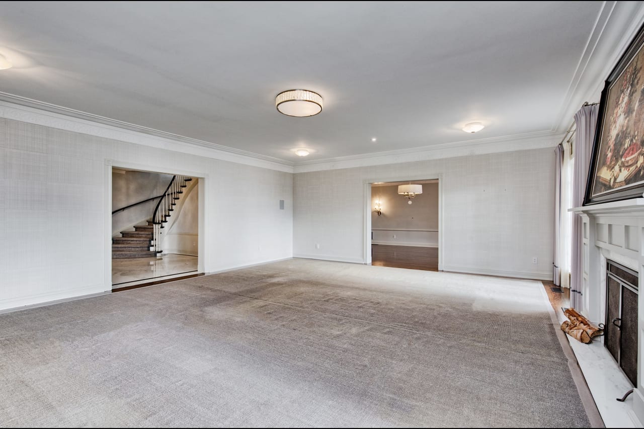 2 Ennisclare Drive West | Oakville, ON L6J 4N2 | Goodale Miller Team