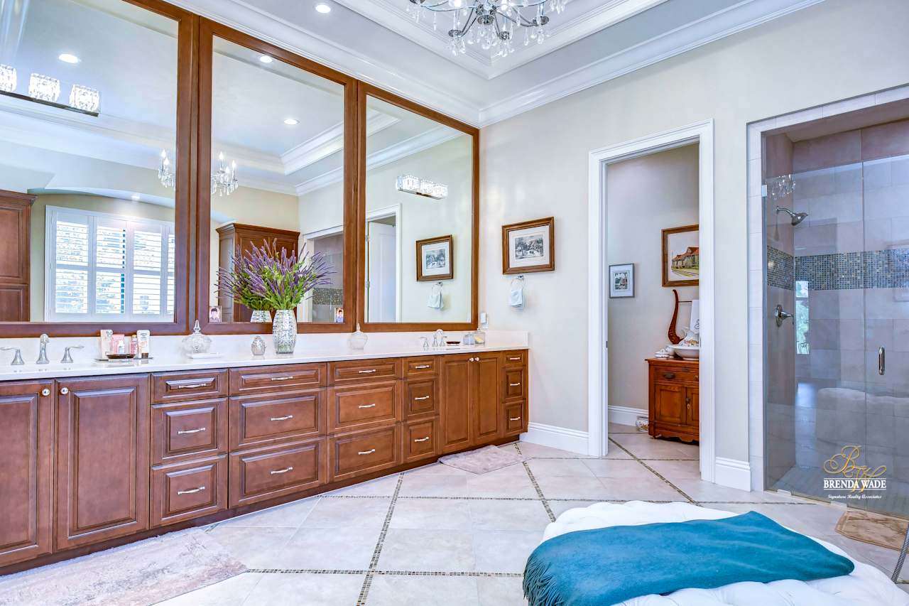 PRICE REDUCED! | 122 BROOKOVER LN