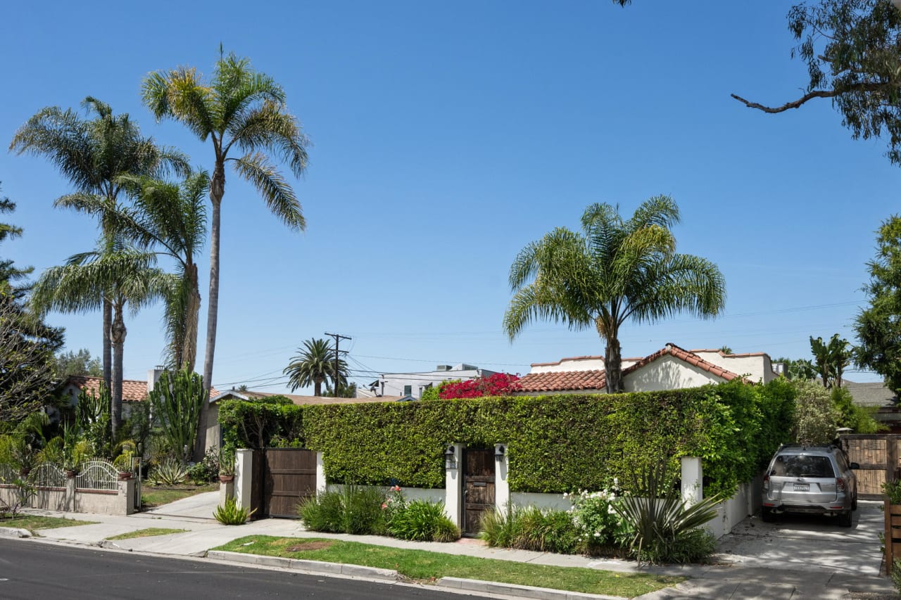 Lush Private Spanish Hideaway in Picfair Village