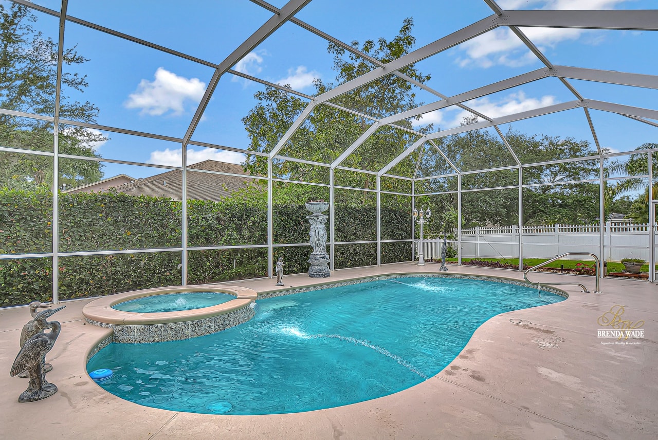 721 Citrus Wood Lane | Valrico, FL 33594 | Brenda Wade Team