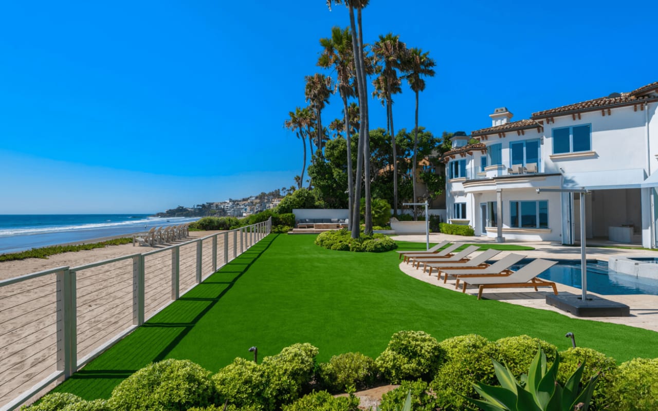 The Art of Creating Outdoor Living Spaces in Broad Beach | Blog | Mark ...