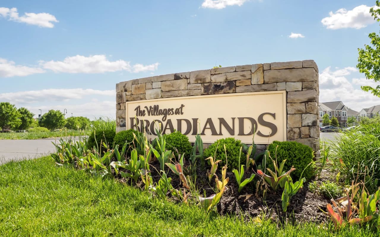 Villages of Broadlands | Community Guide