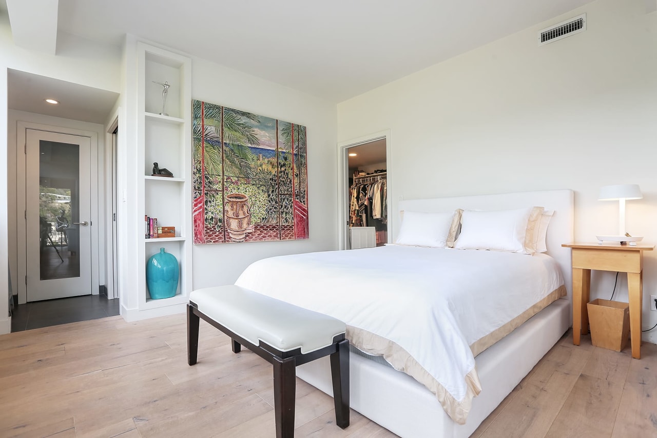 Exquisite 2 Bed 2 Bath Condo in Edgewater Towers | Pacific Palisades ...