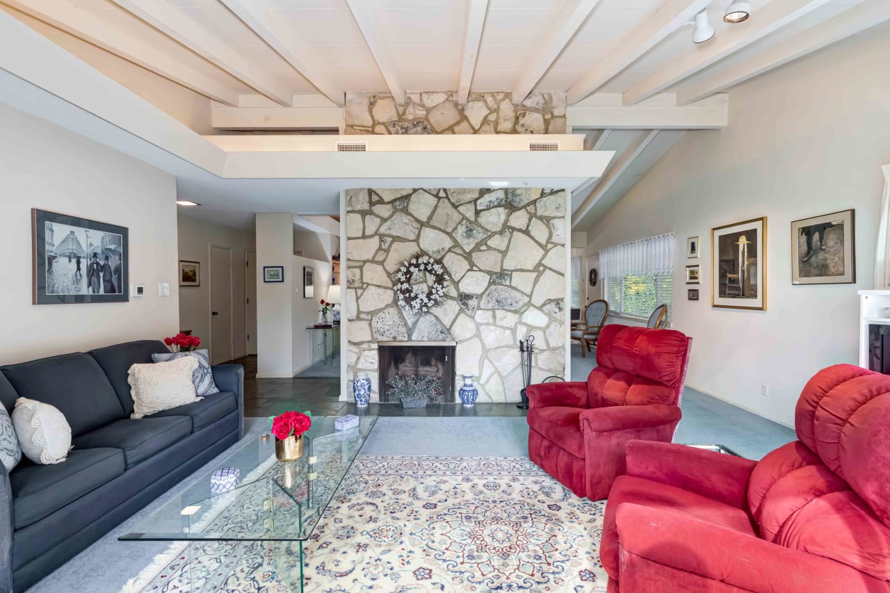 1100 Las Lomas Avenue | Dan Urbach | Los Angeles Real Estate Specialist
