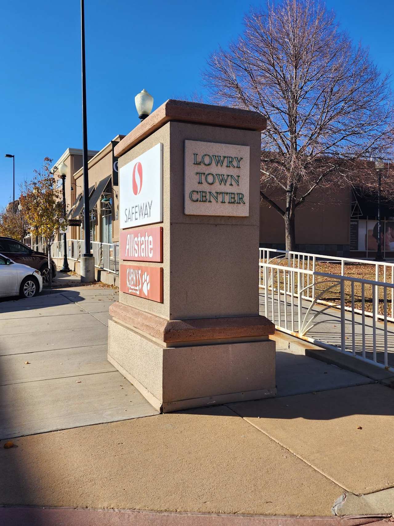 Lowry | Neighborhood Guide