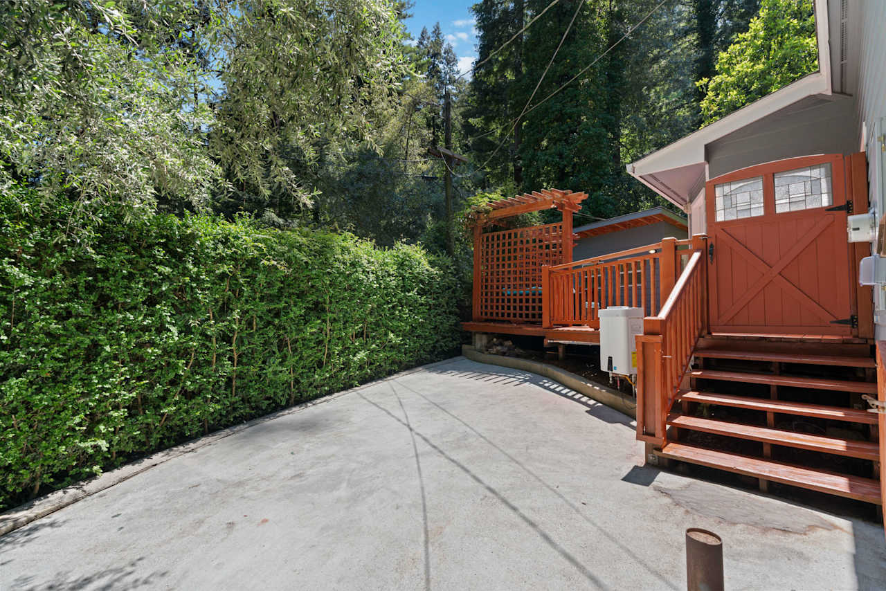 8945 Redwood Drive