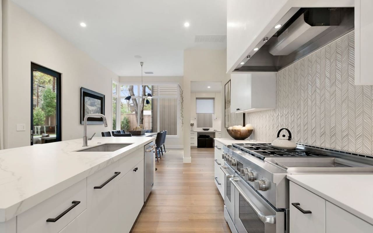 1301 Woodlawn Blvd | Lander Peerman