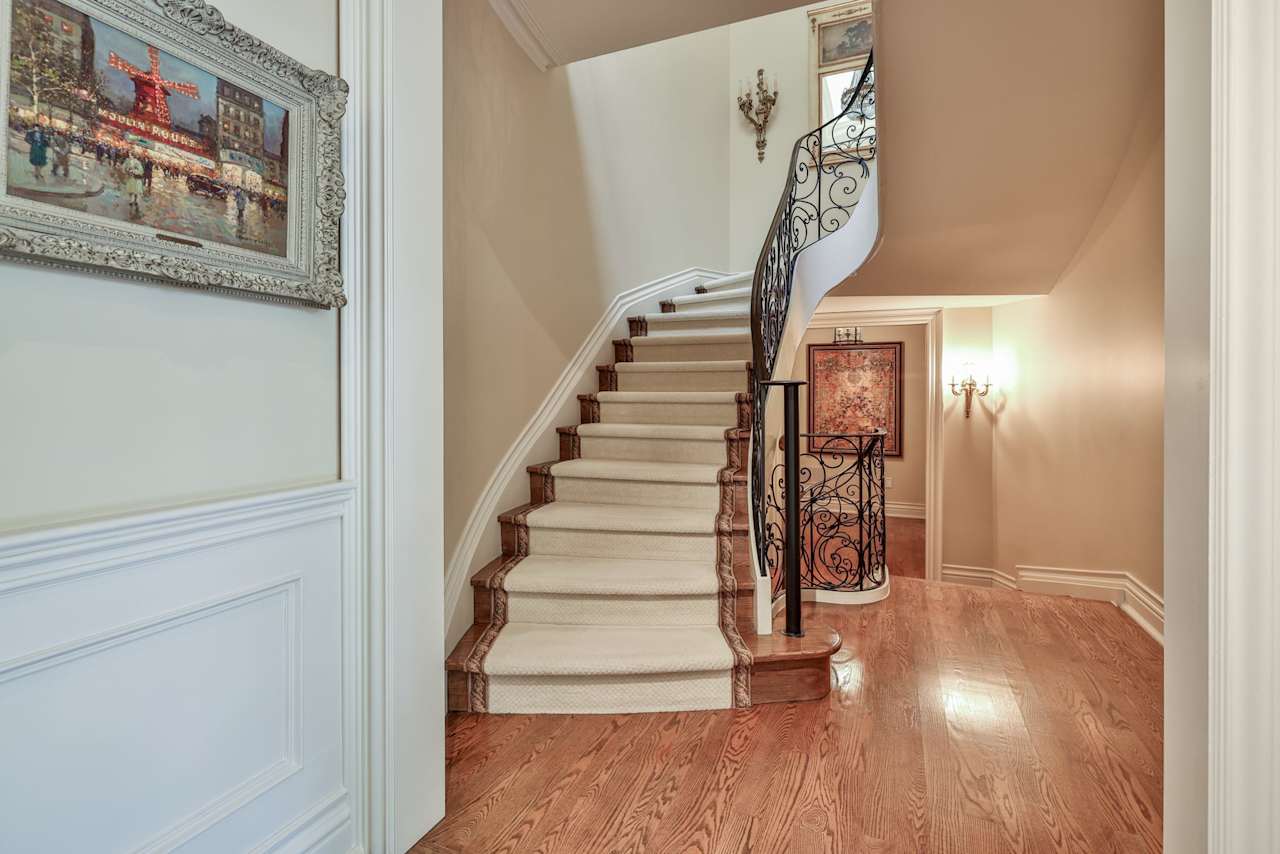 A Luxurious Elegant Residence | Barry Cohen Homes