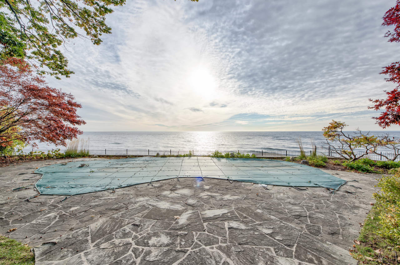 2 Ennisclare Drive West | Oakville, ON L6J 4N2 | Goodale Miller Team