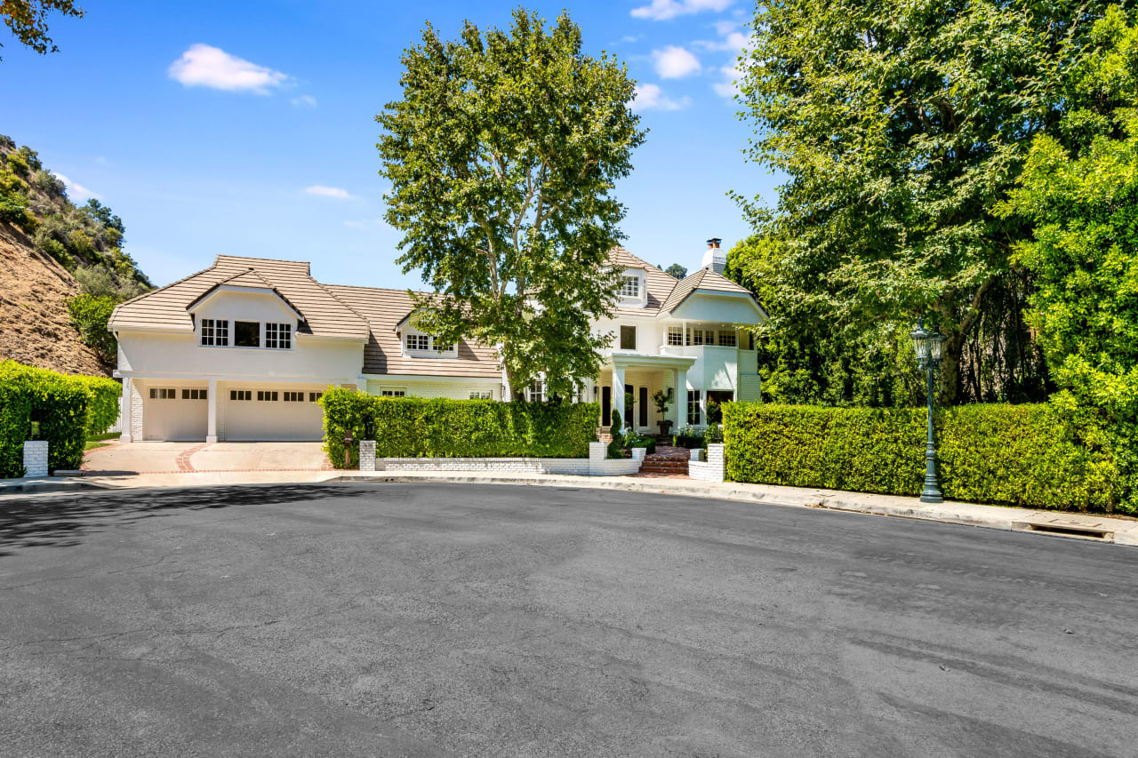 Beverly Hills Real Estate Agent & Realtor | Jade Mills | Bel Air