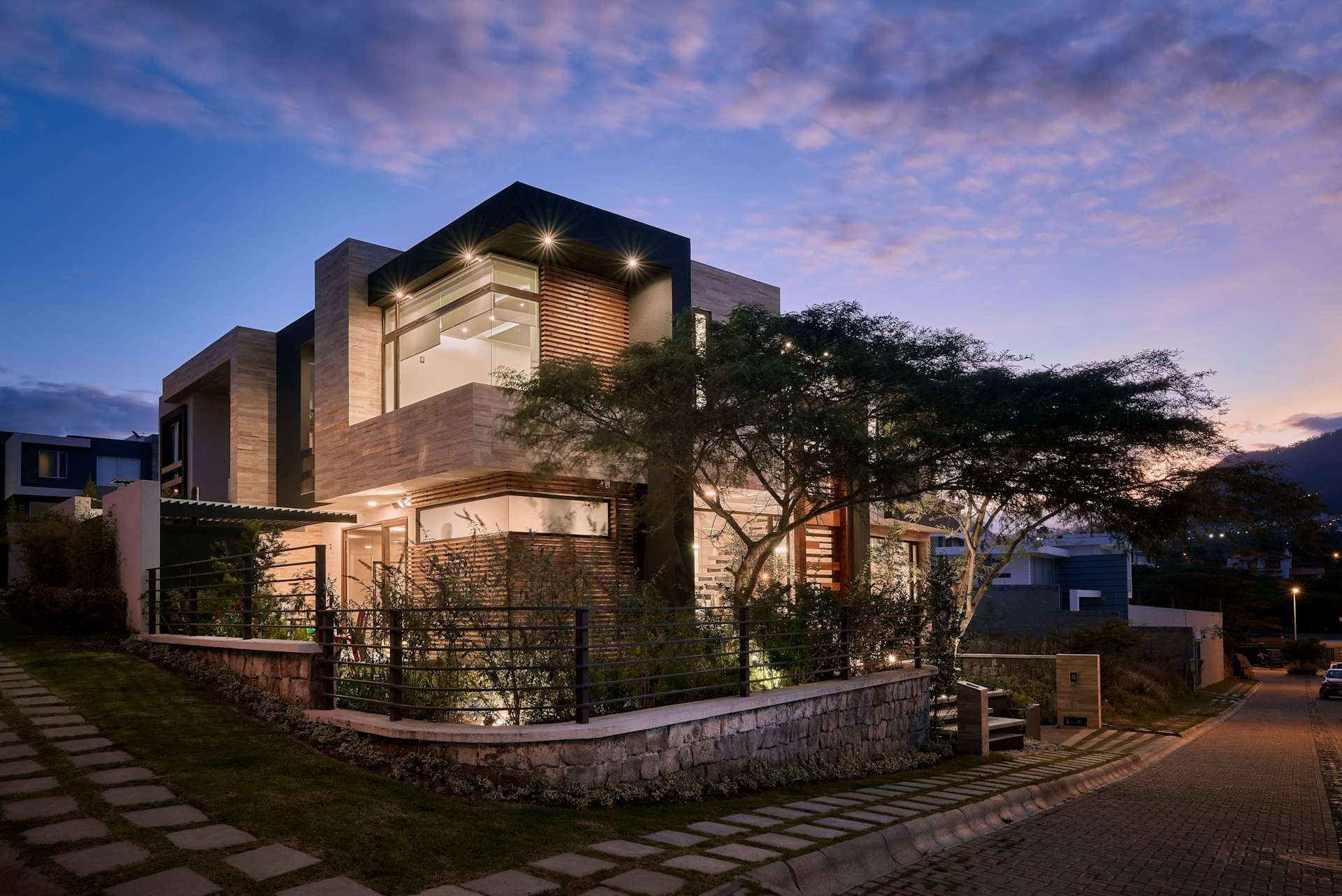 Jess Danielle Roberts | Luxury Real Estate Specialist