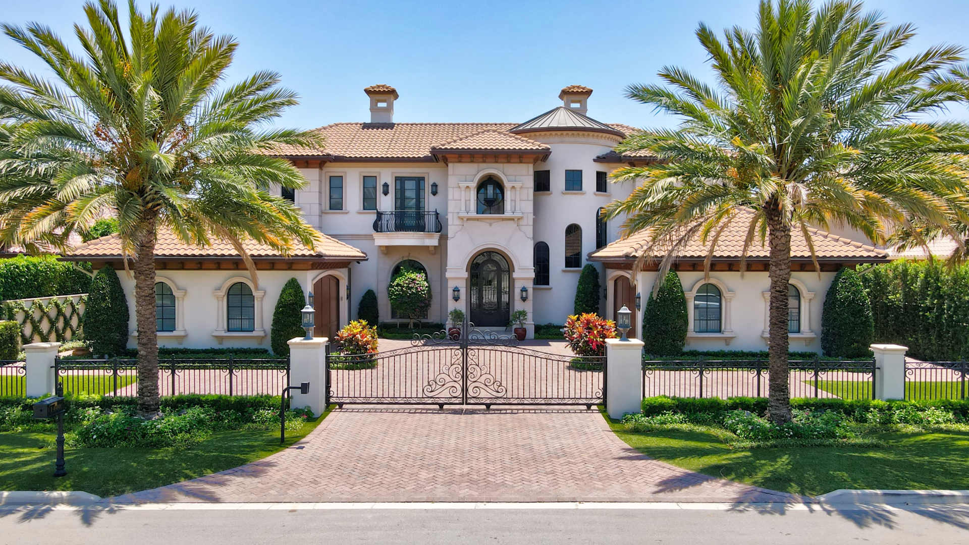 Boca Raton-gated homes-family communities-the oaks-boca west-woodfield ...