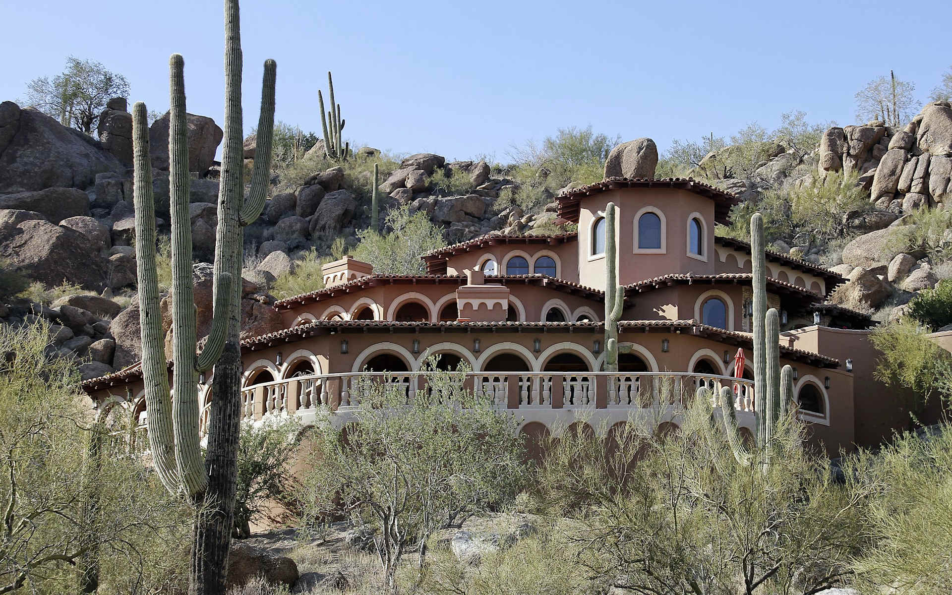 Top Arizona Real Estate Agents | Desert Momentum Real Estate Collection