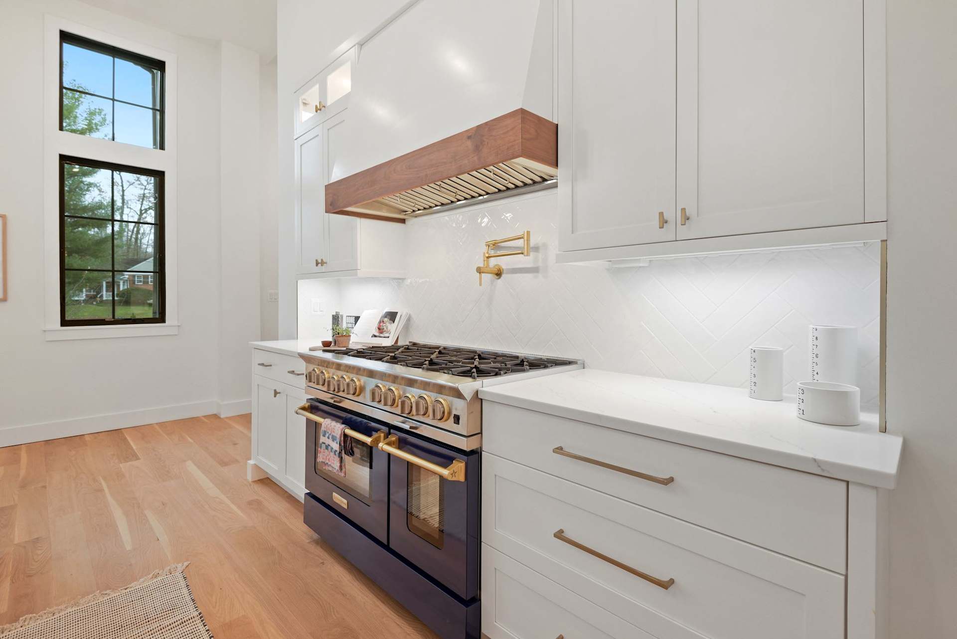 Features & Finishes | 7811 Fulbright Court | Marysol Bonilla