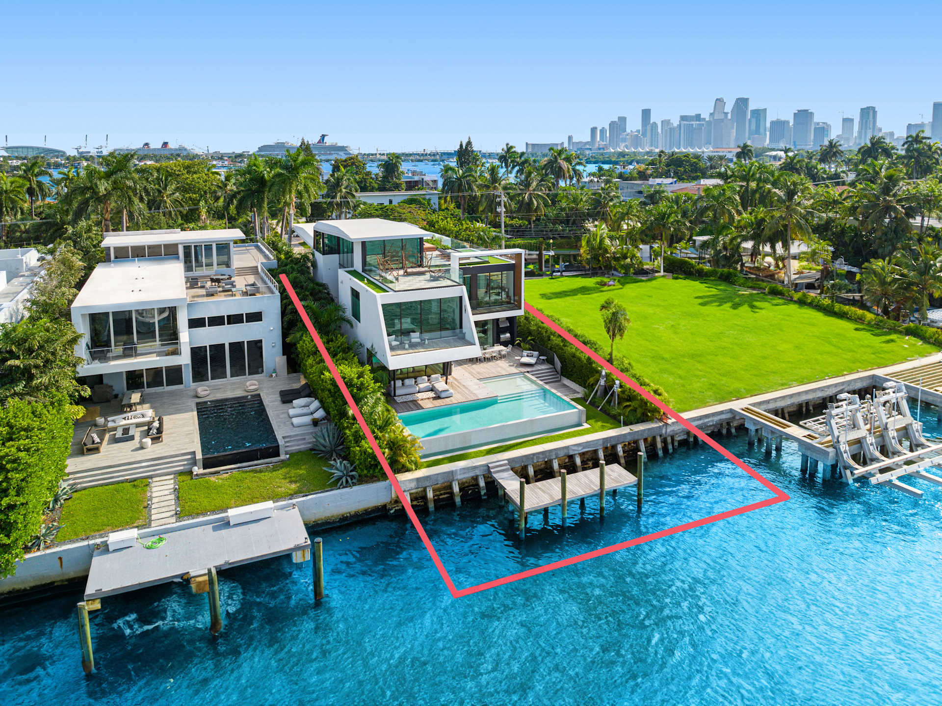 Luxury Homes For Sale in Miami | Luxury Waterfront Homes | Dora Puig