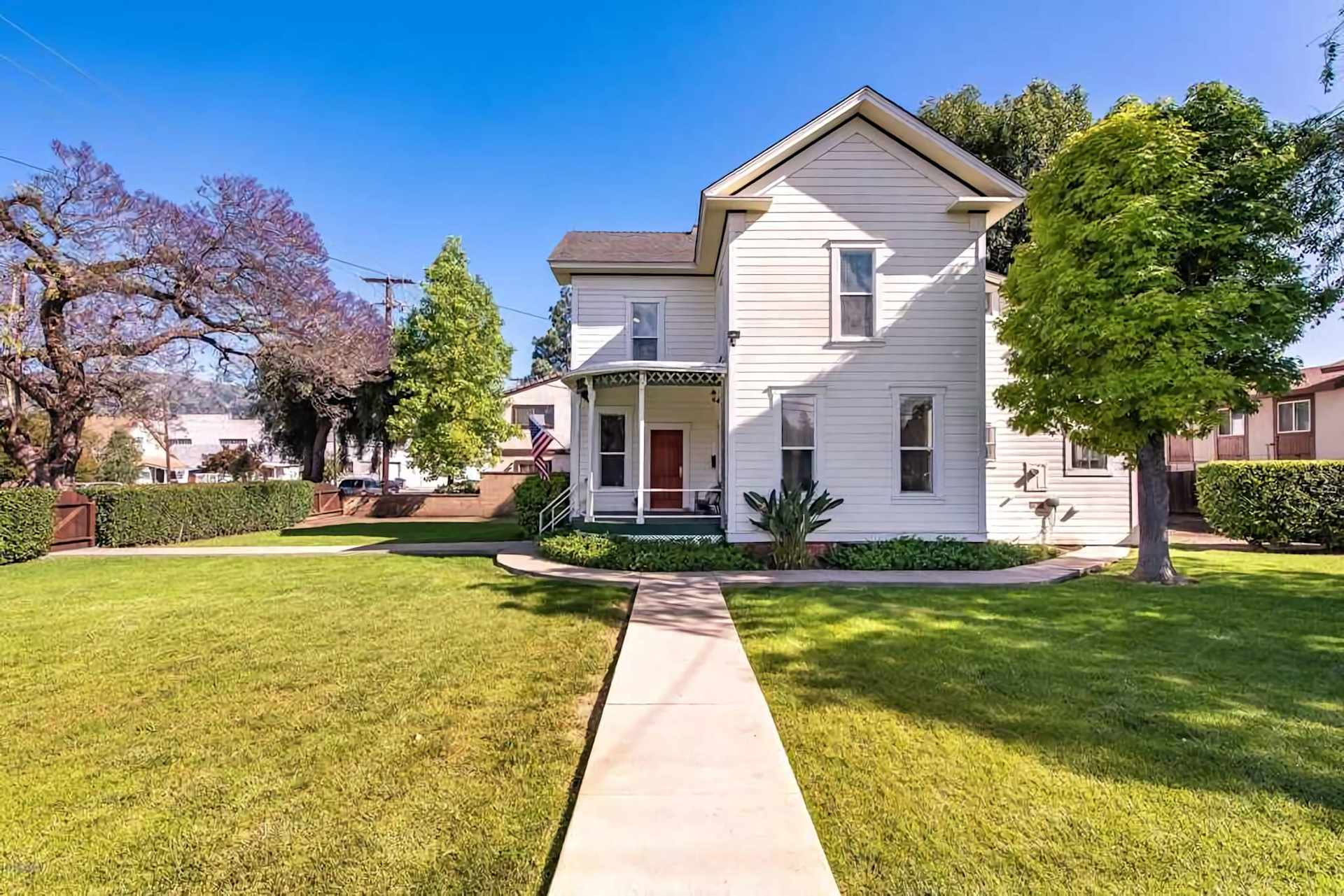 About Us - Diamond Realty