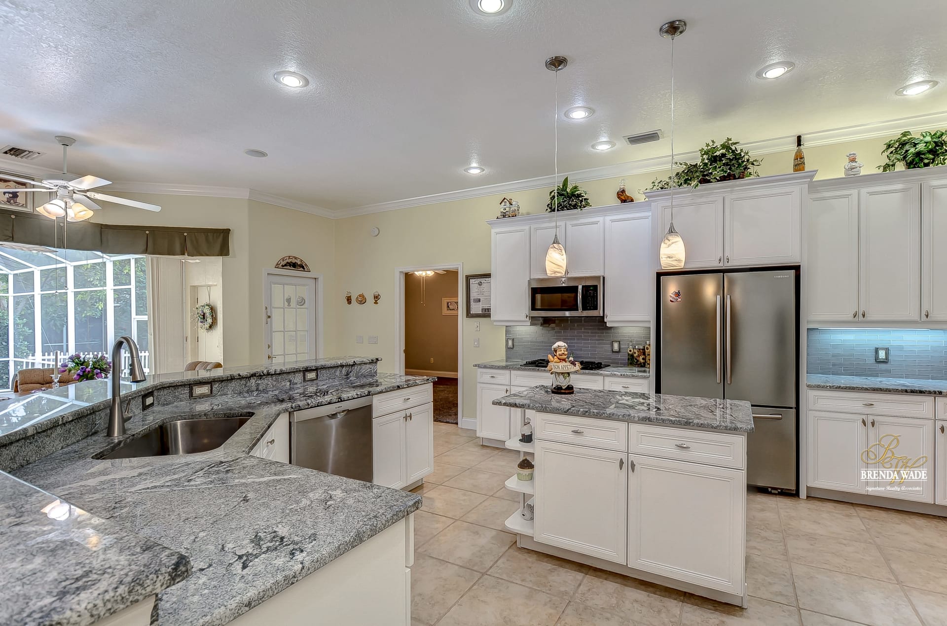 721 Citrus Wood Lane | Valrico, FL 33594 | Brenda Wade Team