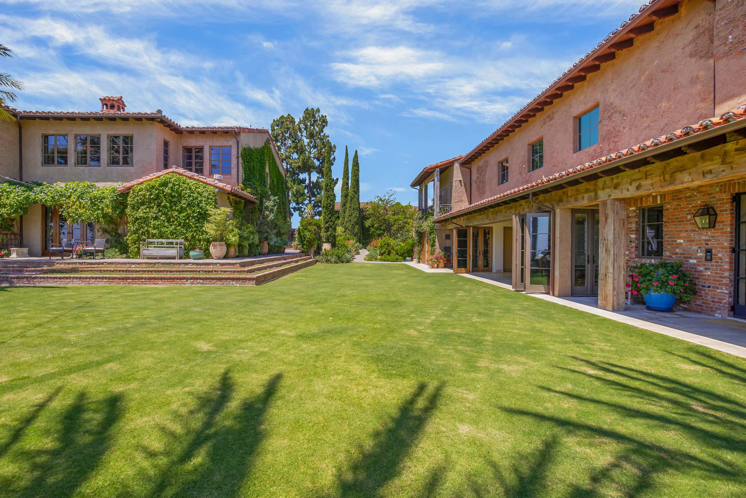 Software Mogul's 28,000 Sq. Ft. "Villa Theos" Asks $85 Million in ...