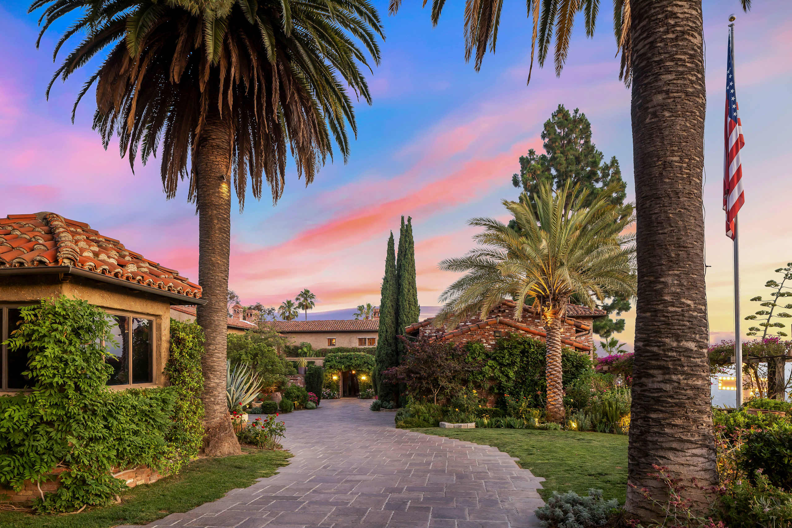 Software Mogul's 28,000 Sq. Ft. "Villa Theos" Asks $85 Million in ...