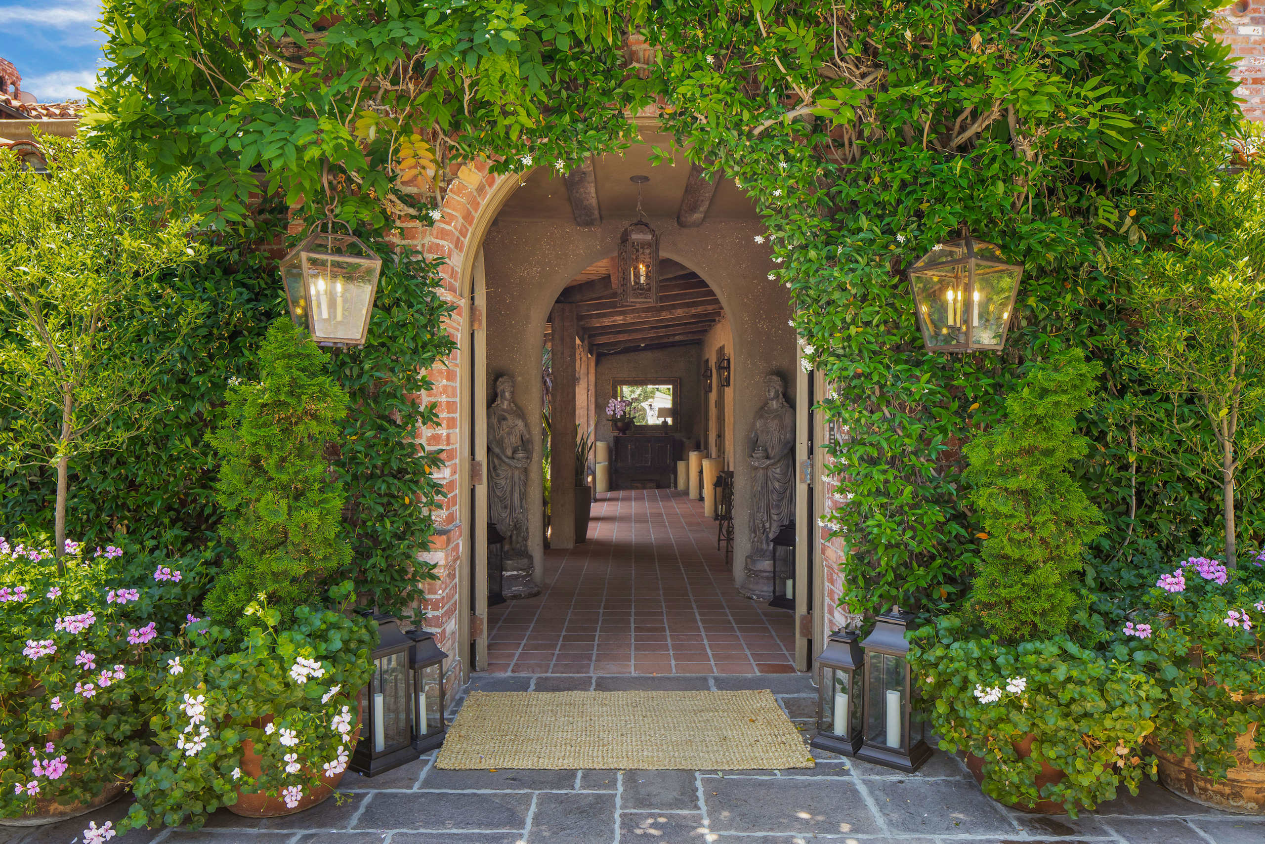 Software Mogul's 28,000 Sq. Ft. "Villa Theos" Asks $85 Million in ...