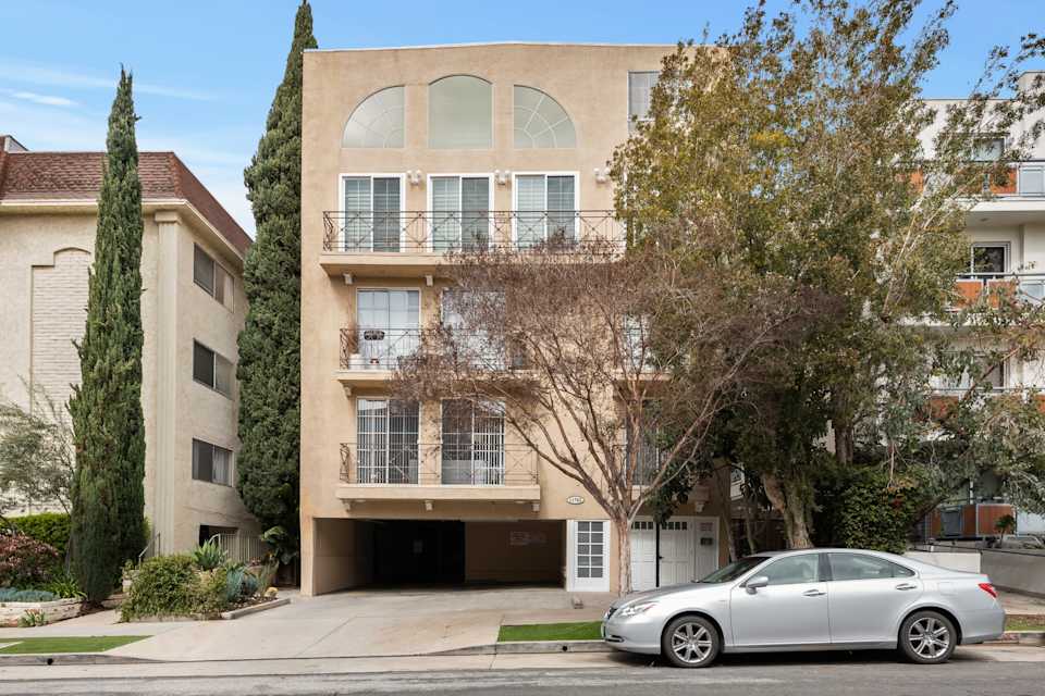 11723 Goshen Avenue, 203 | Jeff Biebuyck & Dana Olmes Luxury Homes ...