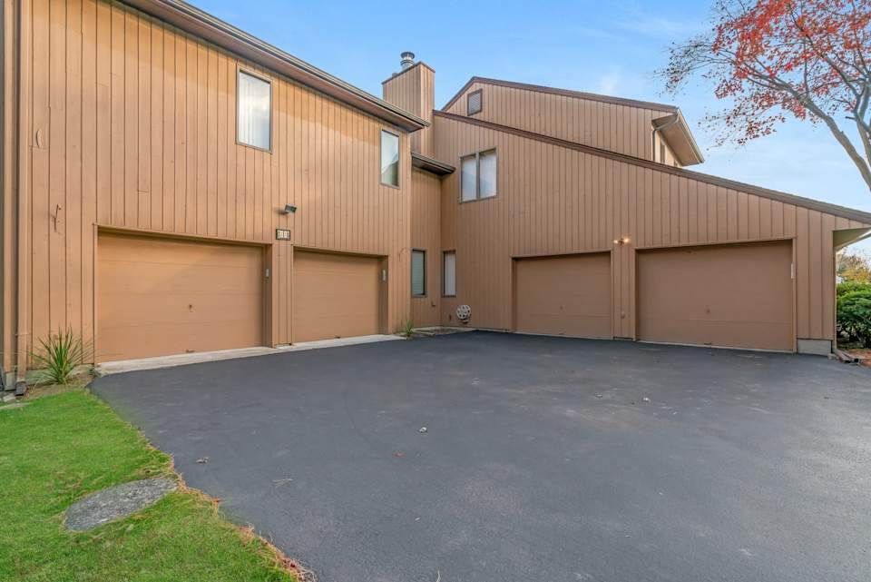 Wyckoff Homes | 88 Van Blarcom Ln, Wyckoff | Christina Gibbons Group