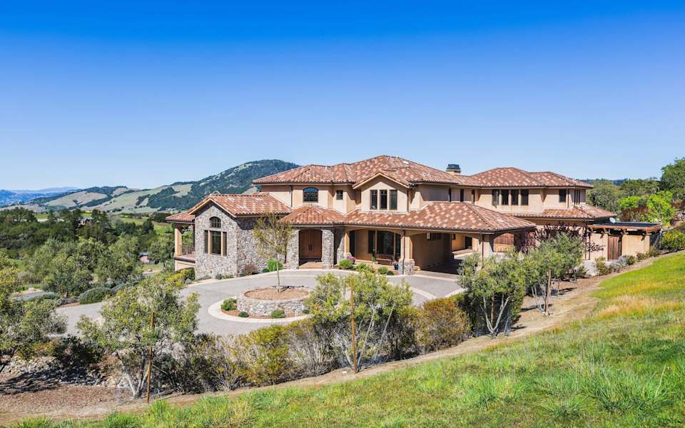 Los Altos | Community Guide | Andy Ardila