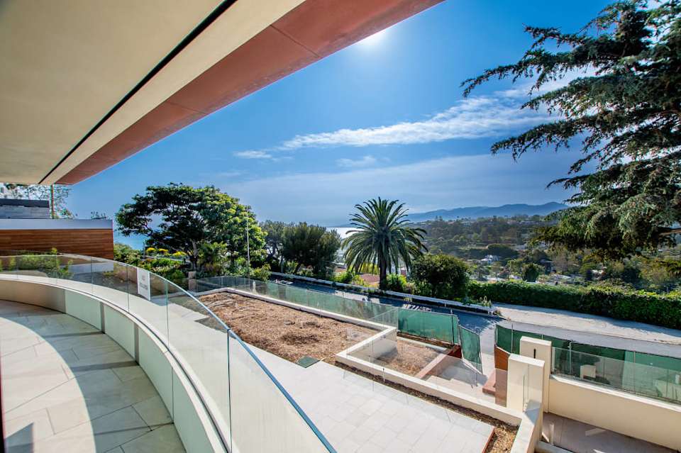220 Adelaide Drive | Santa Monica, CA 90402 | 5 Beds, 8 Baths | Davis ...