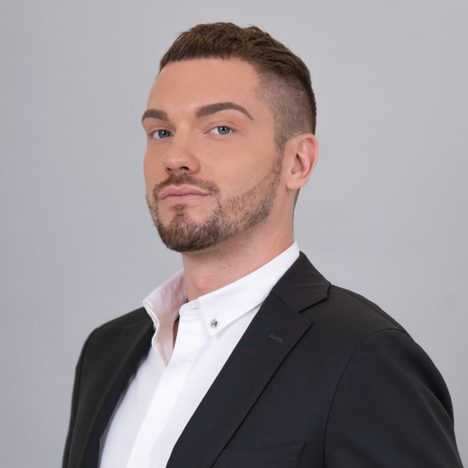 About Jordan Hurt | Serhant