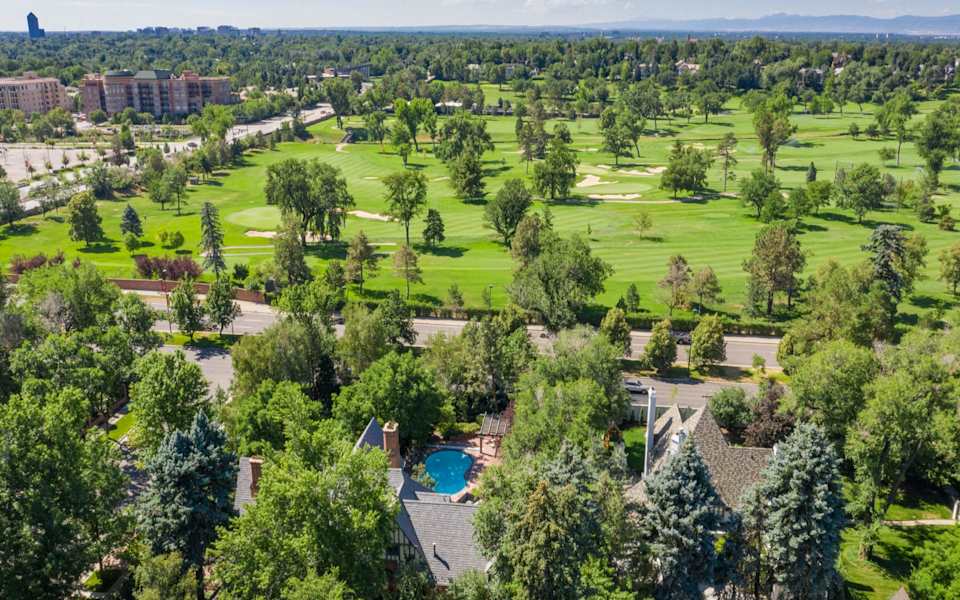 Country Club | Neighborhood Guide