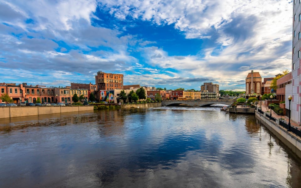 Aurora | Neighborhood Guide | Joe Piraino