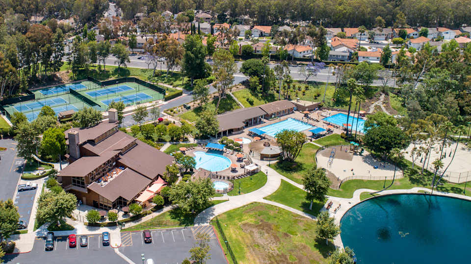 Lake Forest | Neighborhood Guide | Mike Doyle Real Estate