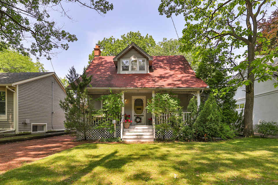 335 Maple Avenue, Oakville