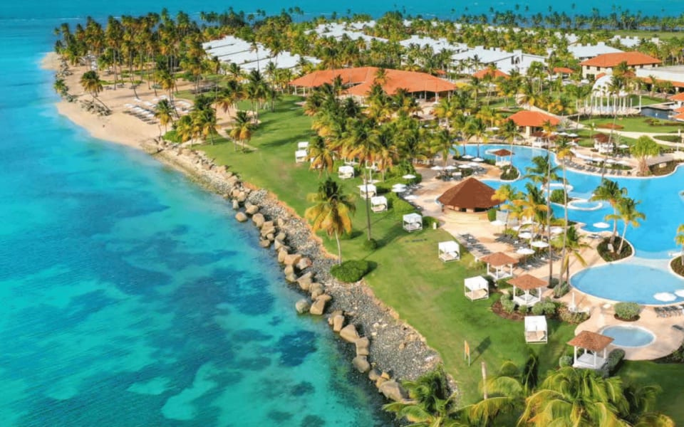 200 Coco Beach Boulevard | Rio Grande, PR 00745 | Lot | Maria del Mar Ortiz