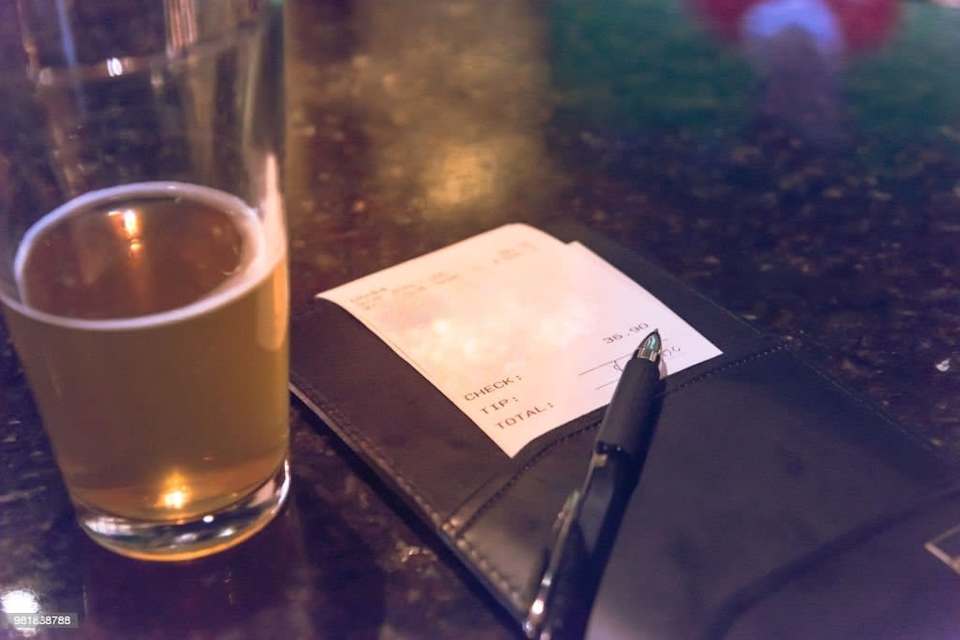 Modern Tipping: Guide to New Norms and Practices