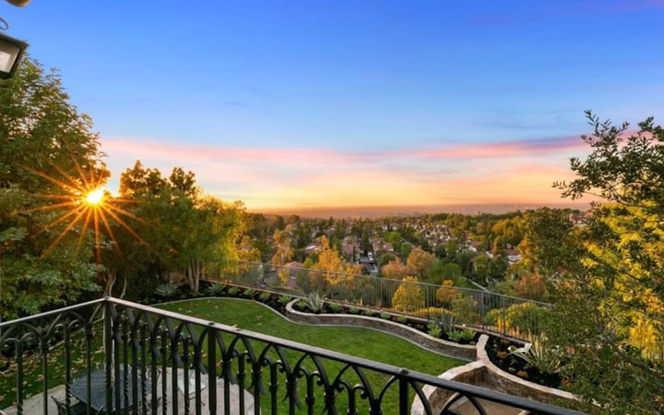 Ultimate Guide to Selling Your House |JoJo Romeo & Associates | JoJo Romeo