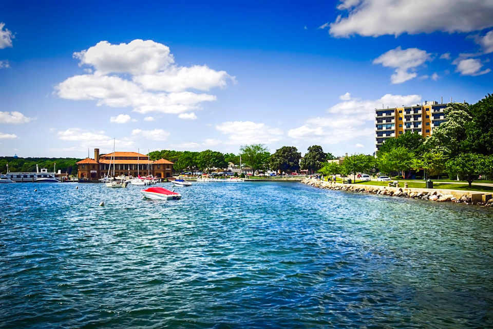 Lake Geneva | Community Guide