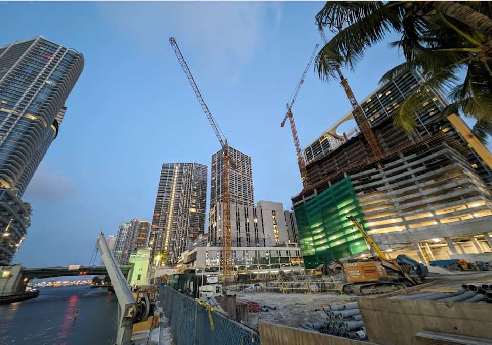 May 2024 - In Brickell, the First Crane Has Been Installed at the 75 ...