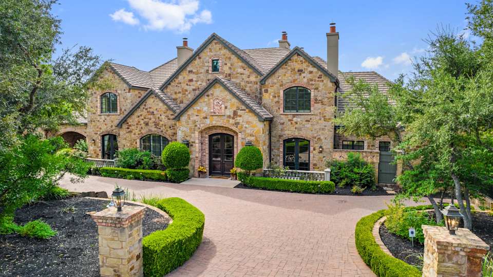 Luxurious European Estate | Lisa & Susan Residential Group