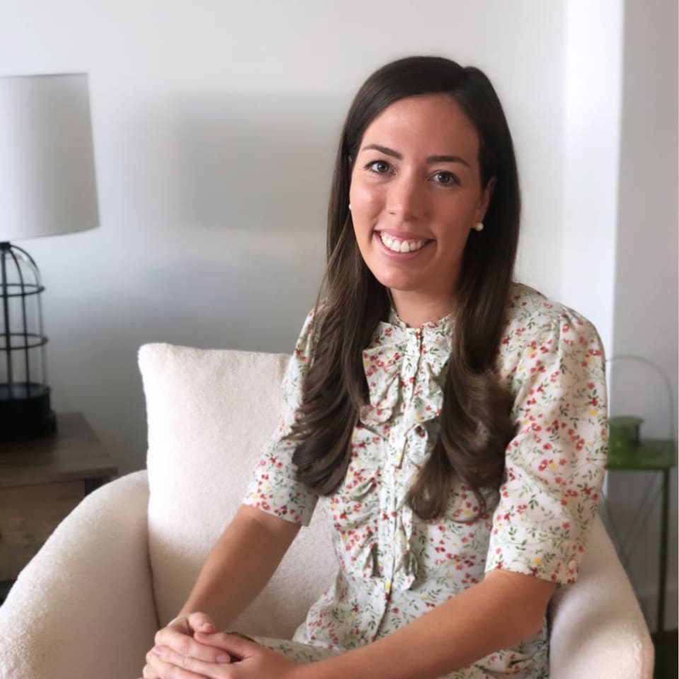 About Caroline Walls